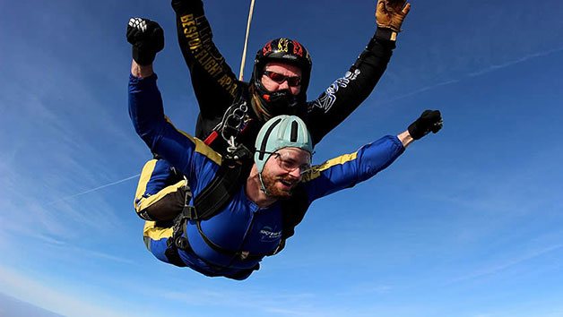 14,000ft Tandem Skydive in Nottingham for One | Red Letter Days